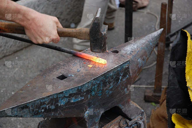 blacksmith_working.JPG素材-花瓣网