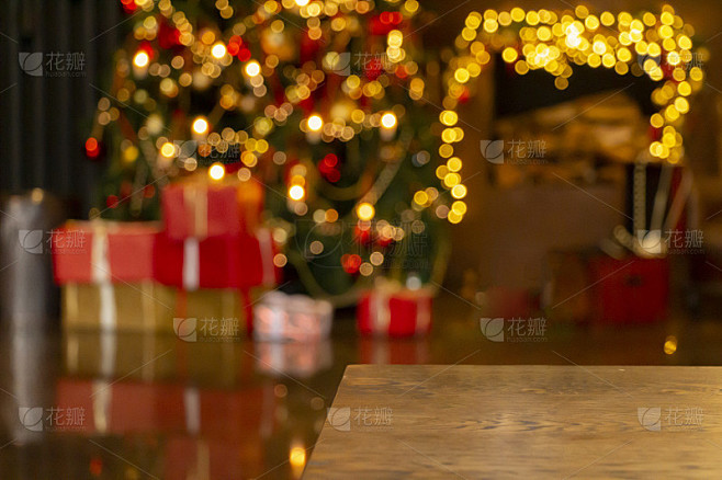 圣诞背景与空桌子