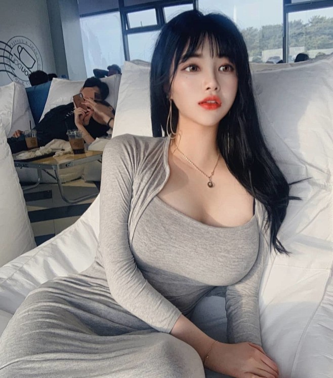 쩡이 (@kyj._.95) 韩国ins美女网红 – 爱看INS