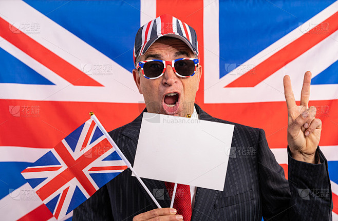 英国男性商人脱欧旗帜