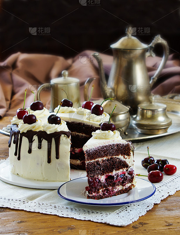 黑森林蛋糕，Schwarzwalder Kirschtorte, Schwarzwalder派，黑巧