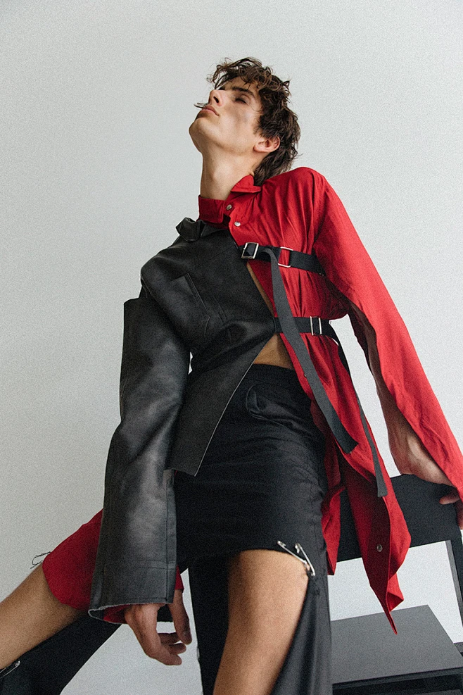 Models: Aaron Hoebink Photo: Michelle Helena Janssen Styling: Ali ...