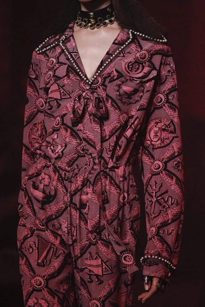 Gucci Spring 2017 Ready-to-Wear Fashion Show Details - Vogue : See ...