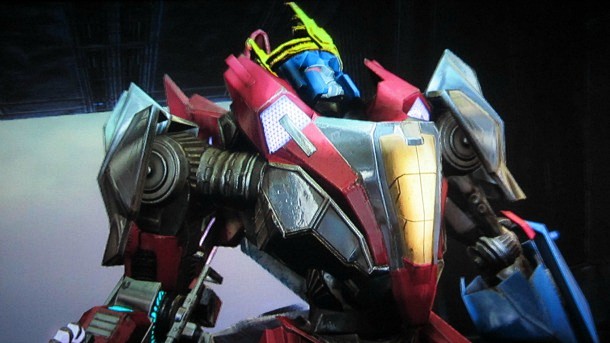 Fall-of-Cybertron-Starscream-Crowned