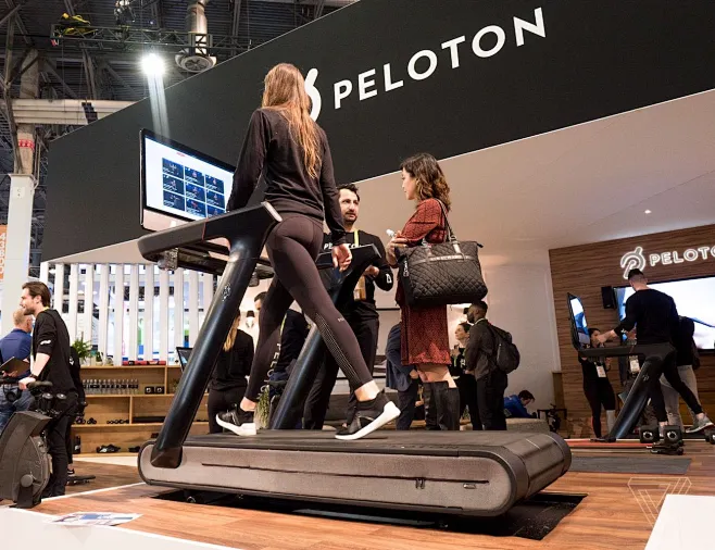 Peloton Tread Smart Indoor Exercise Machine-花瓣网