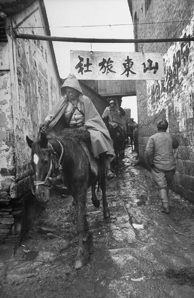 伯恩斯的中国摄影集.By Jack Birns.美国生活杂志.1947至1949年.带英文书签_页面_0199-花瓣网