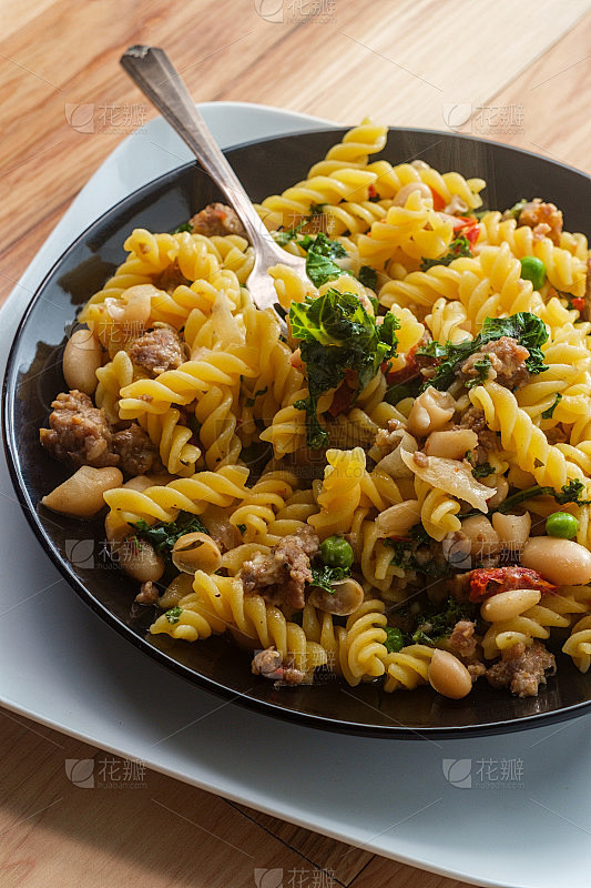 甘蓝香肠意大利面