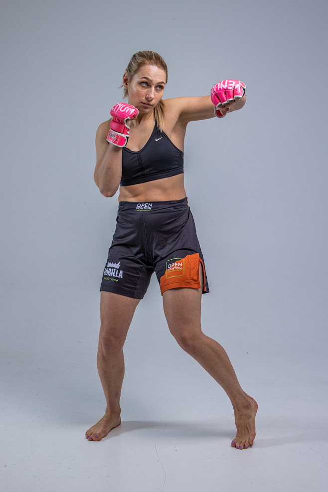 girl fighter action pose-716