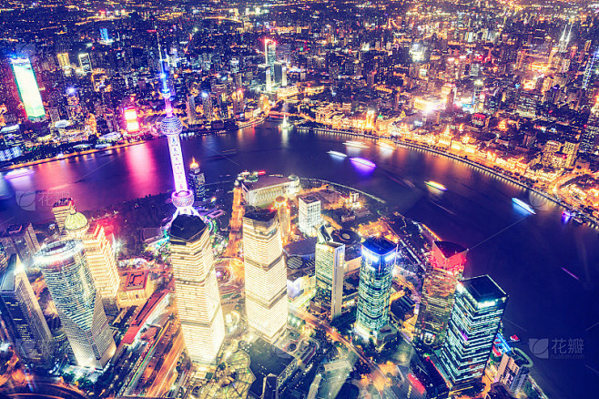 上海陆家嘴金融区夜间鸟瞰图