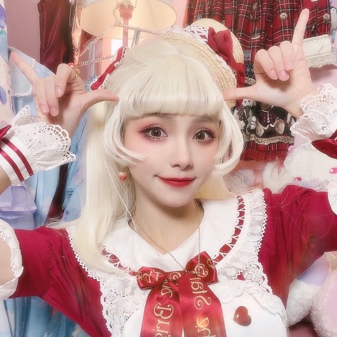 谢安然 Lolita lo娘 红白配色 公主裙 圣诞节 红色 白色 金发 可爱 古怪