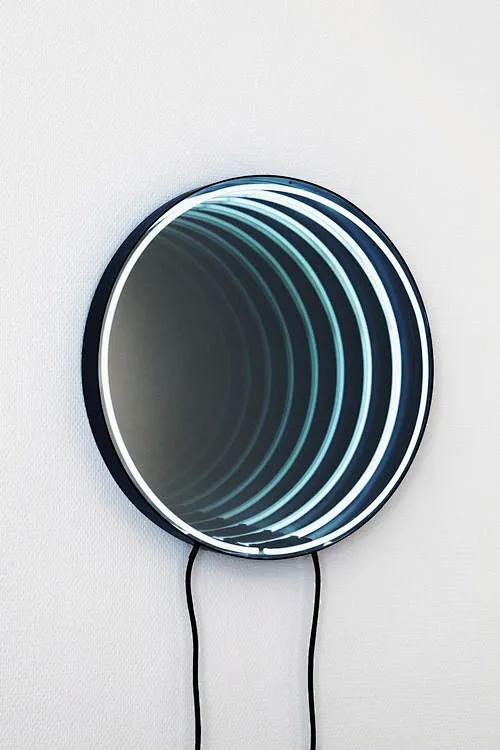 Optimism/Void led, glass, glass / fluorescent light, brass, mirrors ...
