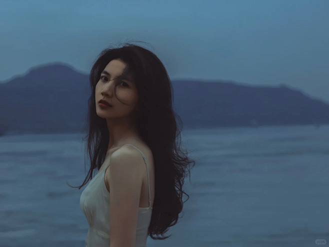 海边电影感拍照姿势，海边冷色调情绪风_2_泸州孓沐摄影工作室_来自小红书网页版