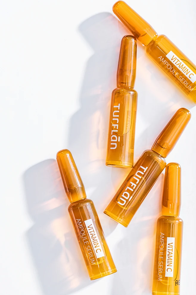 Image may contain: cosmetics, indoor and pen-花瓣网