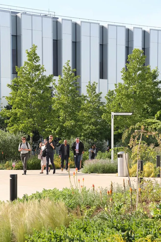 © Edward Denison-花瓣网