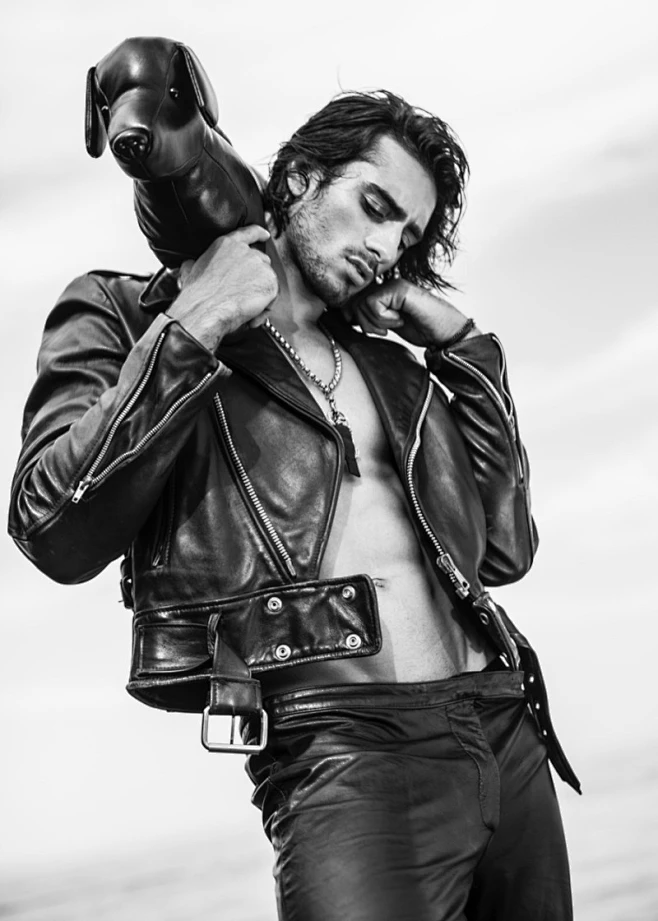 性感到让人窒息的皮衣型男Christian Mazzilli #欧美# #名模# #潮人# #英伦# #时尚#-花瓣网