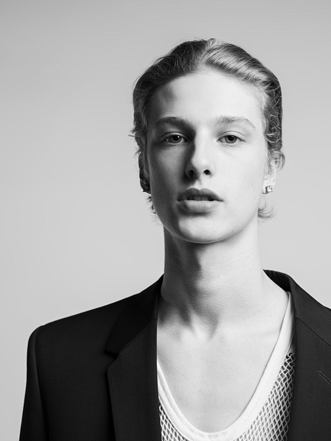 瑞典新人Victor Norberg母公司RICHESMGMT，以签约公司SUCCESS和Next Management，很好看的一个新人还会跆拳道