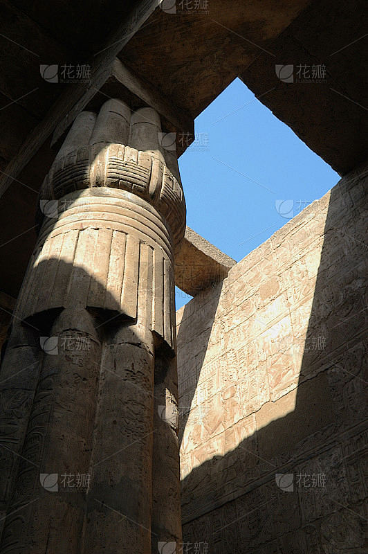 埃及皮拉尔雕刻