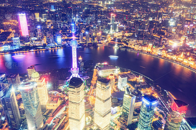 上海陆家嘴金融区夜间鸟瞰图