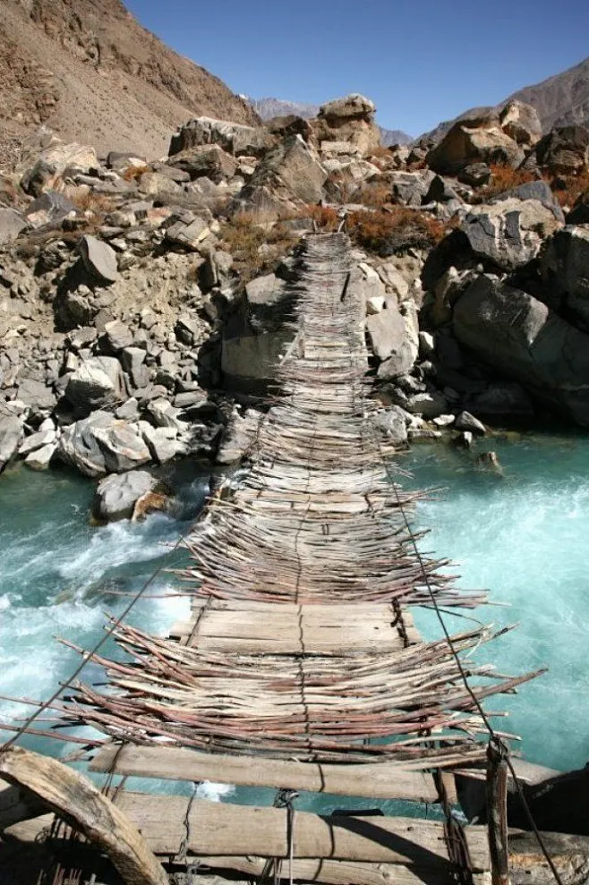 10 Truly Terrifying Bridges (PHOTOS) | Trippy: -花瓣网