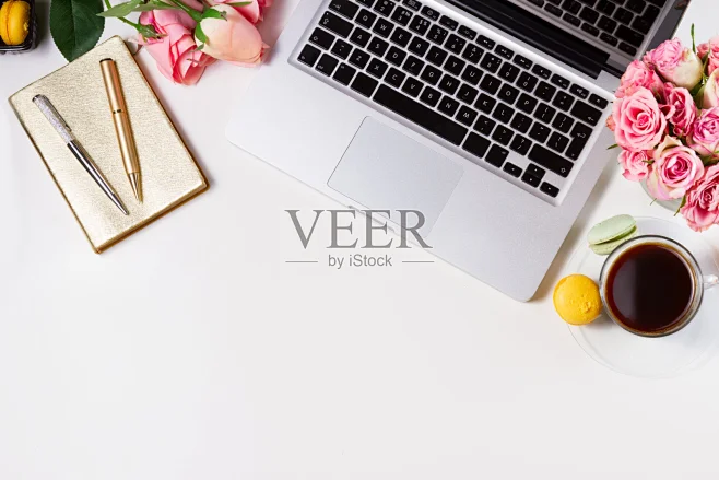 女性工作区，俯视图照片摄影图片-花瓣网