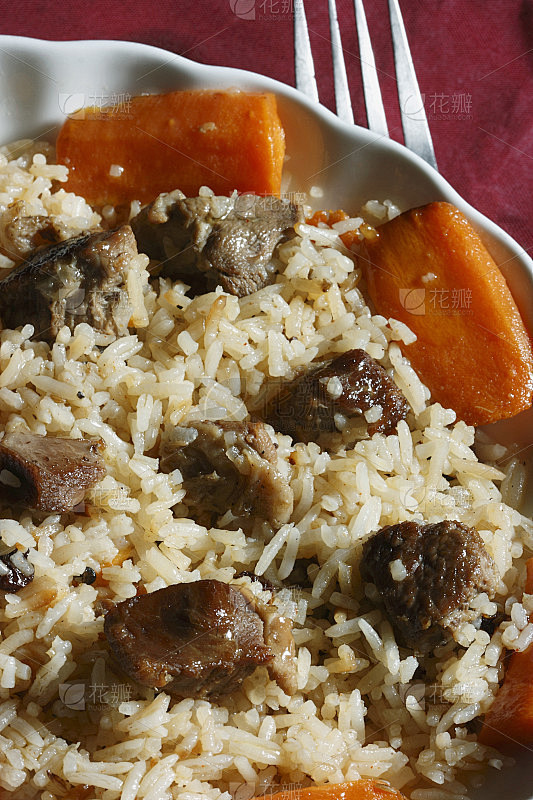 Qabili Pilau -用羊肉做的米饭