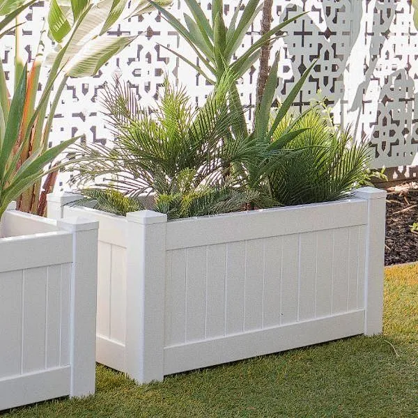 其中包含以下圖片：White Hamptons Style PVC Planter Box | Hamptons Home-花瓣网