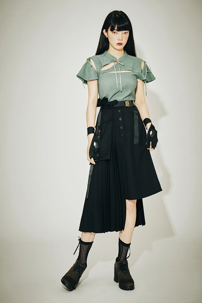 FUSSED 20SS小众独立设计师 原创女装湖绿肌理镂空式绑带旗袍上衣-淘宝网-花瓣网