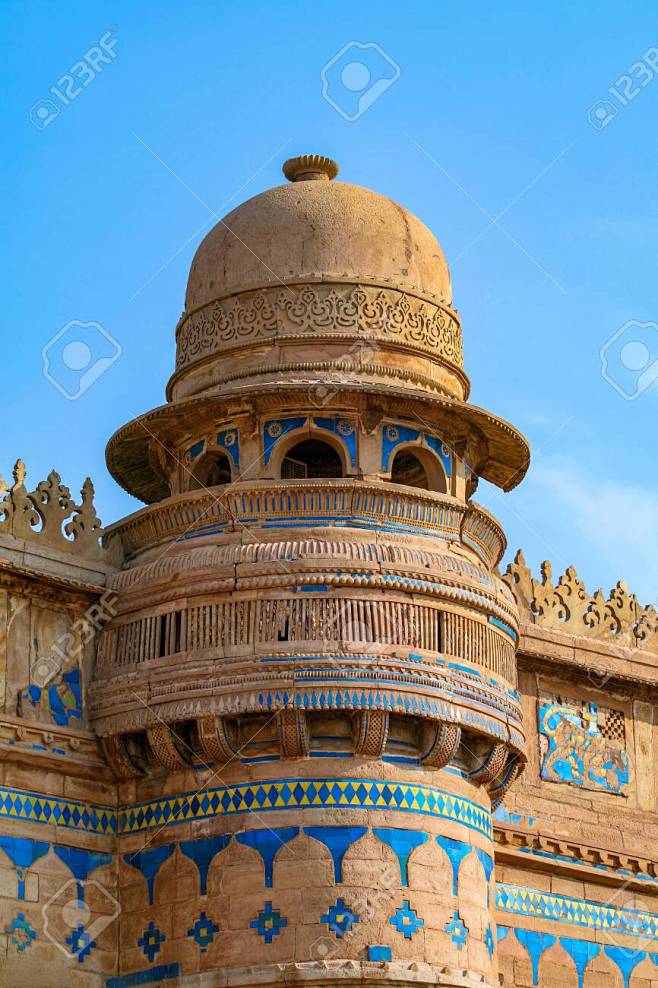 152438319-india-tourist-attraction-mughal-architecture-gwalior-fort ...