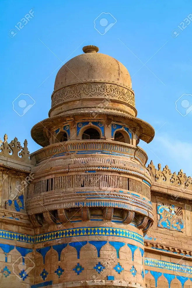 152438319-india-tourist-attraction-mughal-architecture-gwalior-fort ...