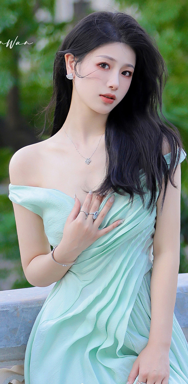 淡绿裙美女晚晚晚儿呀 2 4691