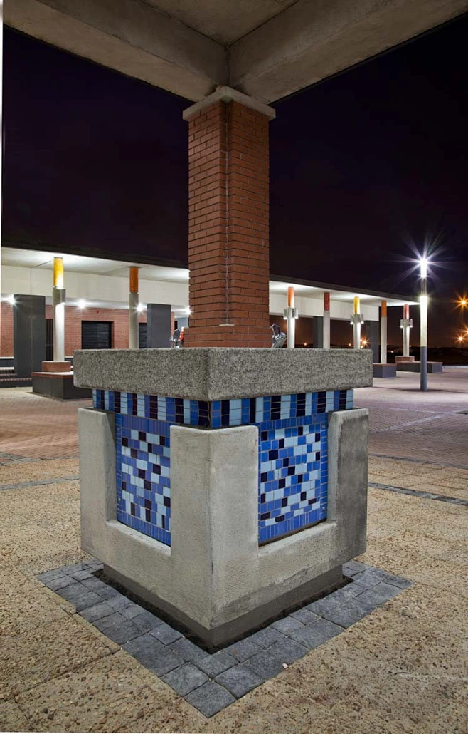 Kuyasa Transport Interchange,Courtesy of meyer+vorster architects-花瓣网