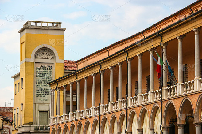 法恩扎市中心美丽的建筑。