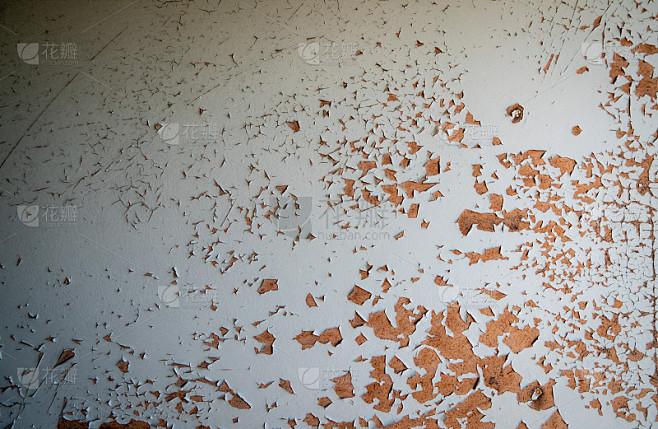 油漆木墙剥落