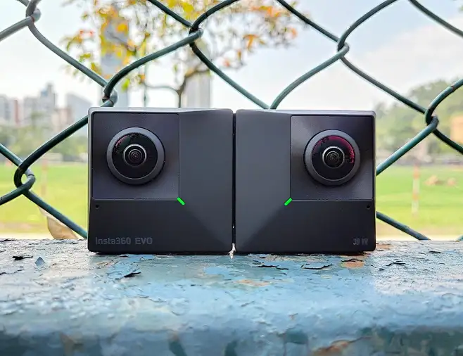 Insta360 EVO Foldable 3D Camera folds up to travel with you anywhere-花瓣网