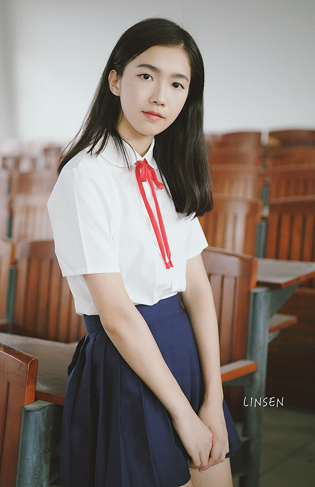 校服女生 2241