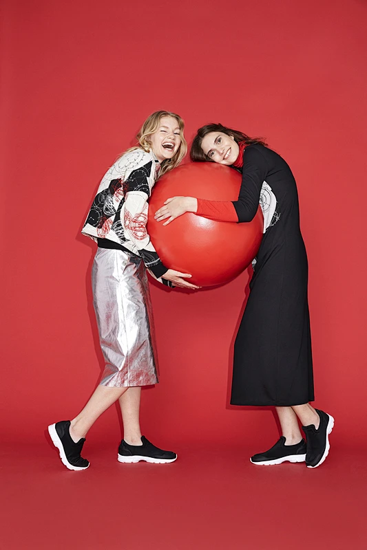 H&M旗下品牌MONKI女装2016春夏新款广告画册图片_【配色】红图片素材-花瓣网