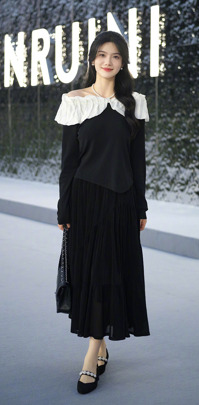 ENRUINI秀场外街拍美女 Cr#街拍滚叔 (4)