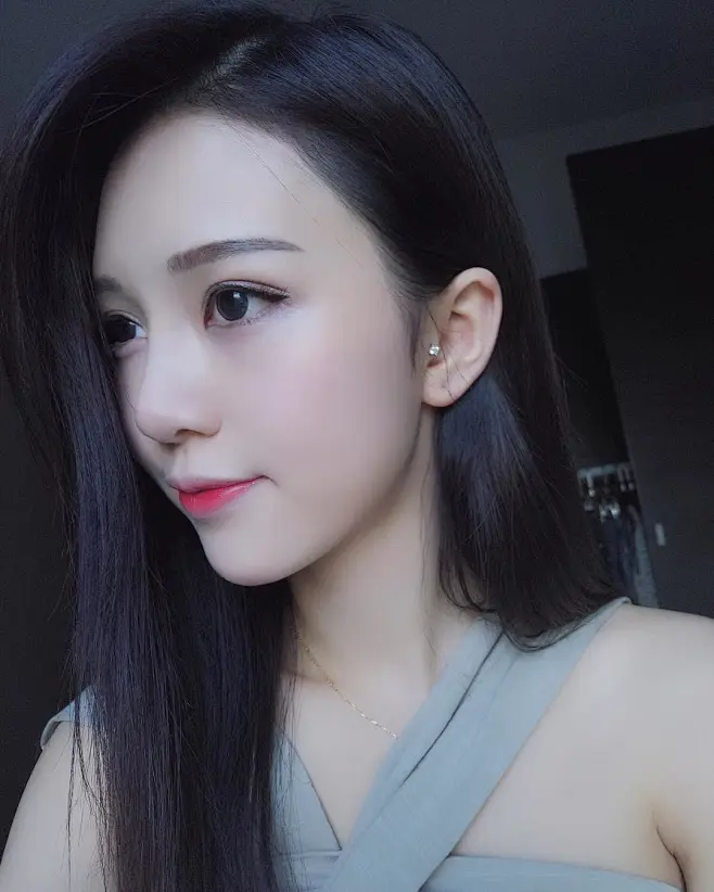 Crystal Lee-花瓣网