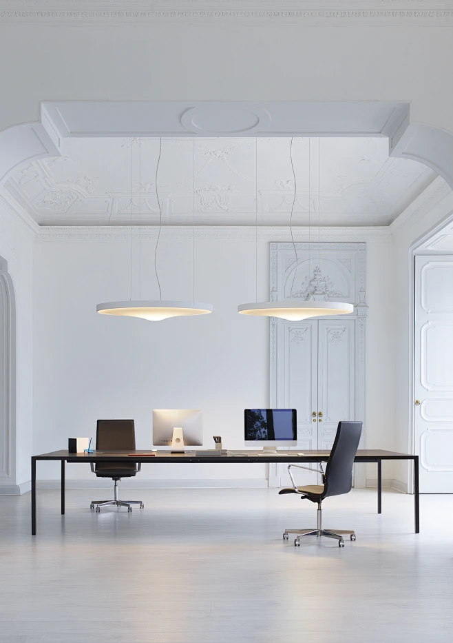PÉTALE-LUCEPLAN-349494-relb535a189.jpg (2500×3543)-花瓣网