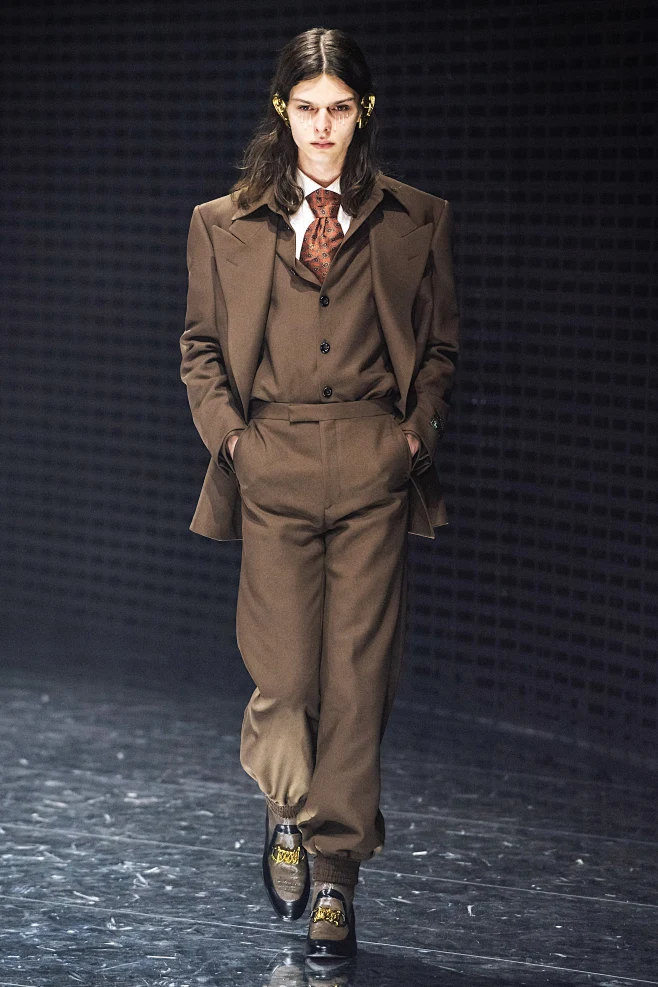 Gucci Fall 2019 Ready-to-Wear Fashion Show : The complete Gucci Fall ...