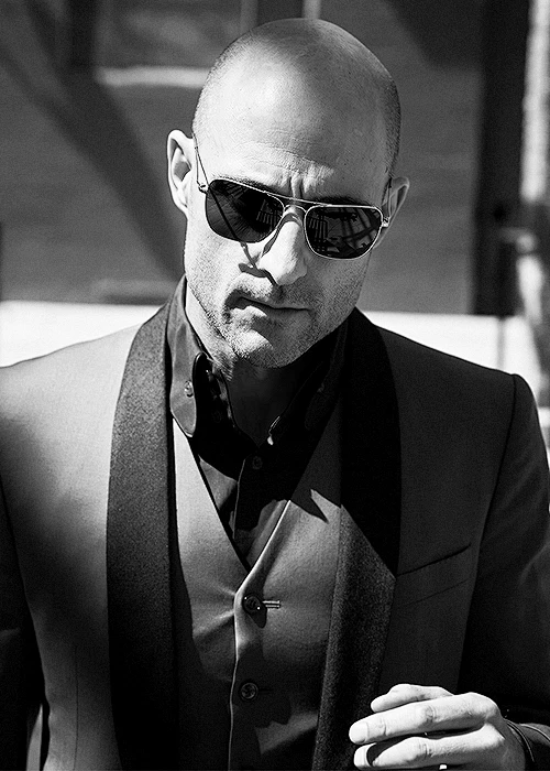 Mark Strong-花瓣网