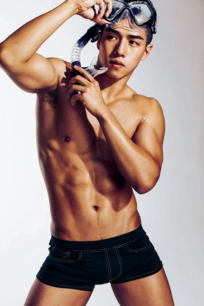 肌肉男照片人体结构参考来自cgbook.cn (1683)-花瓣网