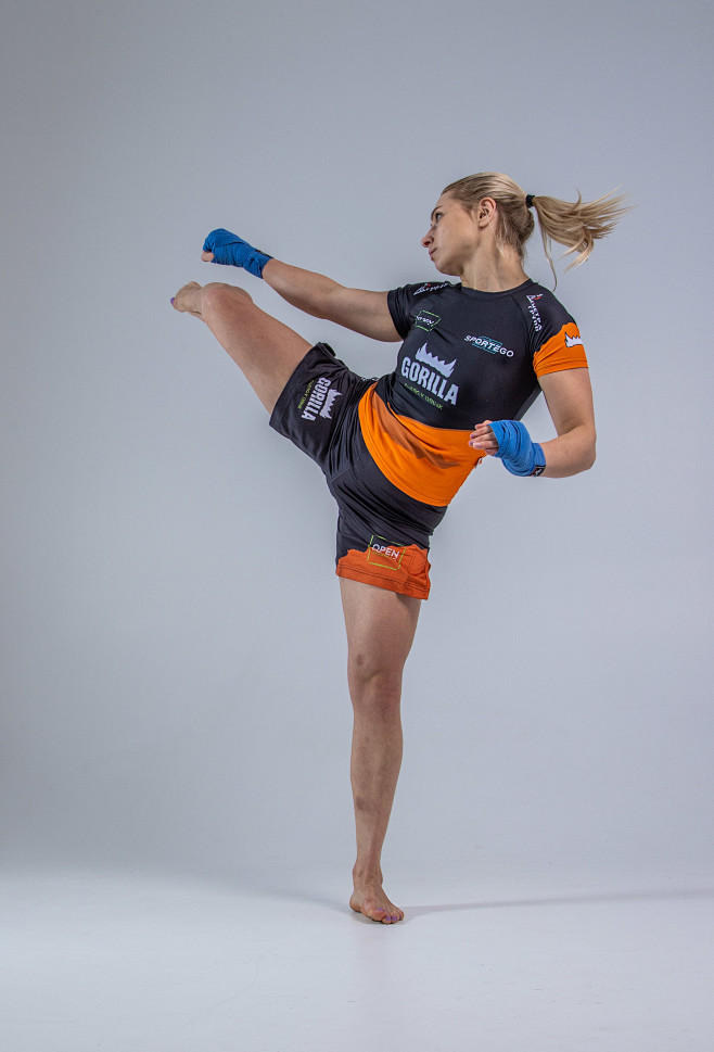 girl fighter action pose-477