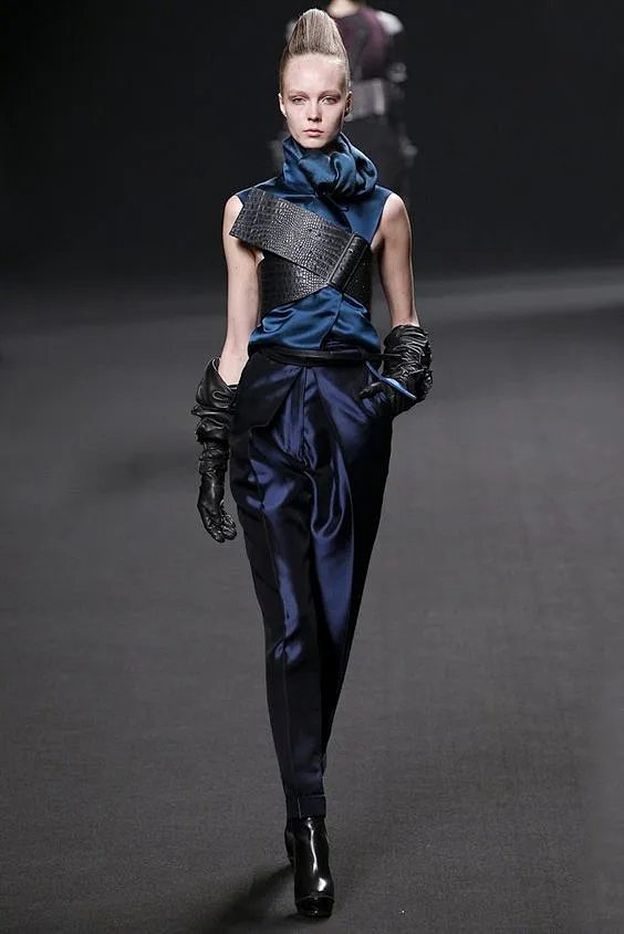 Haider Ackermann Fall 2011 Ready-to-Wear Fashion Show - Kristy Kaurova…-花瓣网