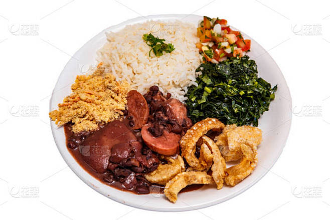 Feijoada，巴西烹饪传统。由feijoada和Crling组成的美味菜肴