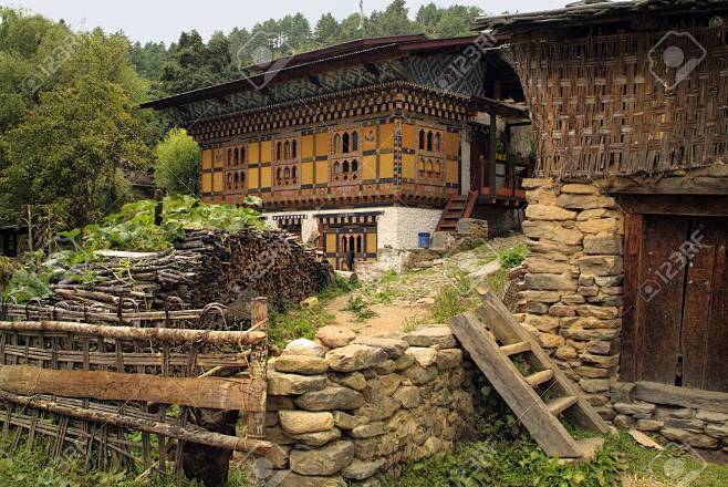 72994700-bhutan-home-built-in-traditional-structure