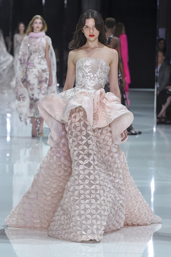 Ralph & Russo 2018春夏高定时装秀|Neeu你有-花瓣网