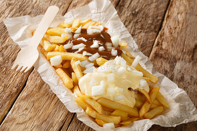 Patatje oorlog或Patat oorlog，油炸oorlog，战争薯条，战争薯条在盘子里