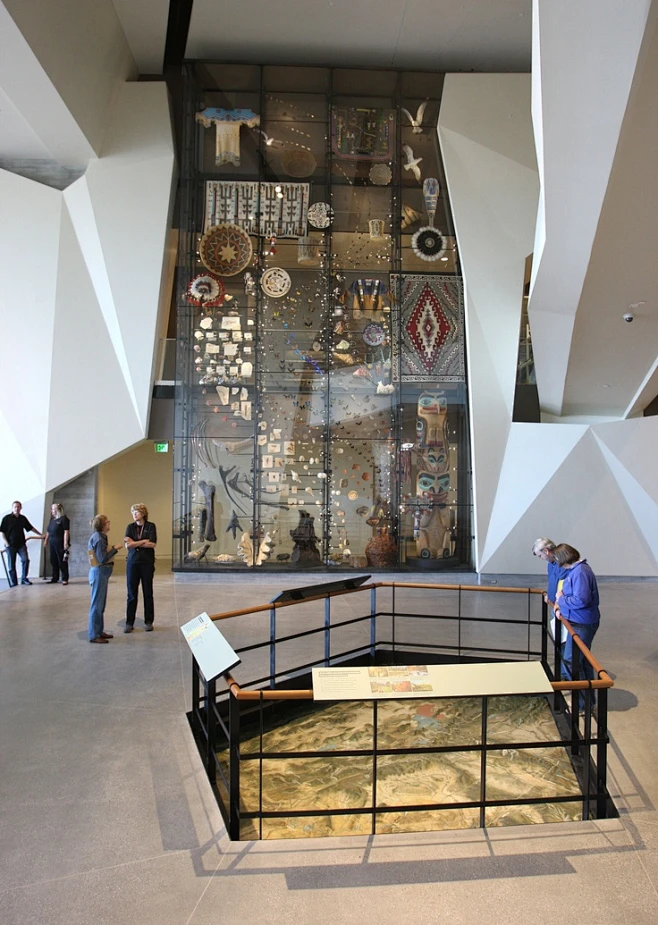 Collections Wall at the Natural History Museum of Utah - over 600 ...
