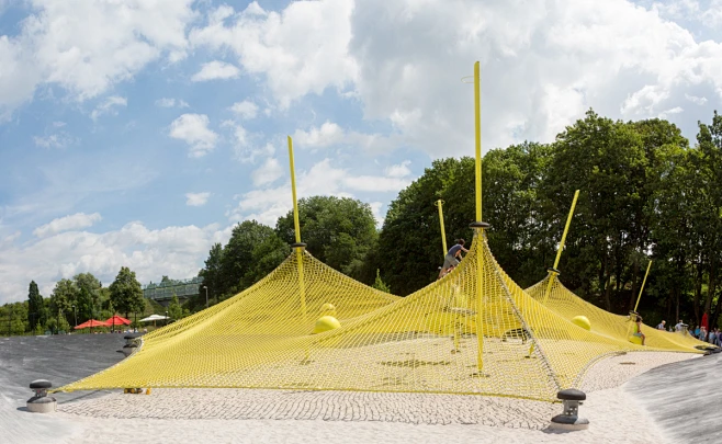 KOMPAN | Custom futuristic playground design in Bayreuth : Looking for ...